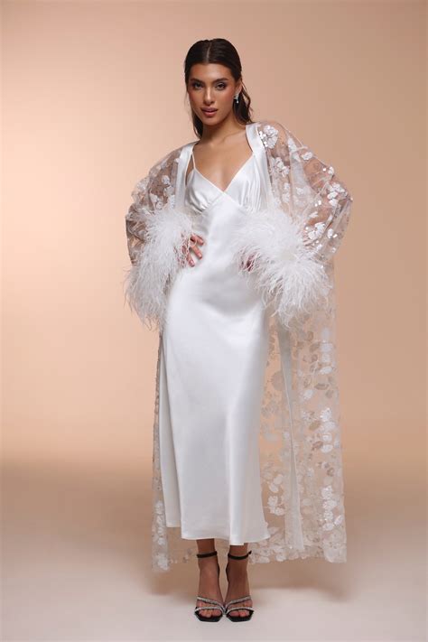 накидка с перьями белая купить - KSTORY.SHOP
