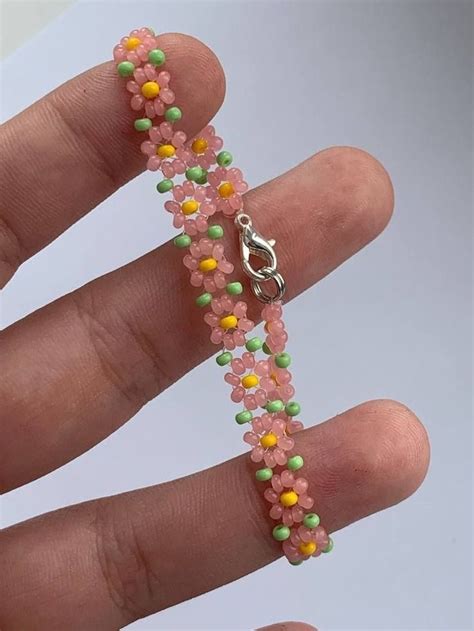 Браслет с цветами 🌺🌿 | Diy bracelets patterns, Handmade jewelry ...