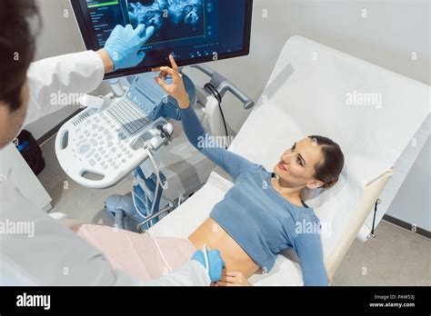 Frauenarzt -Fotos und -Bildmaterial in hoher Auflösung – Alamy