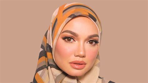 Syamsul Yusof & Puteri Sarah Liyana Akhirnya Sah Bercerai Talak Satu ...