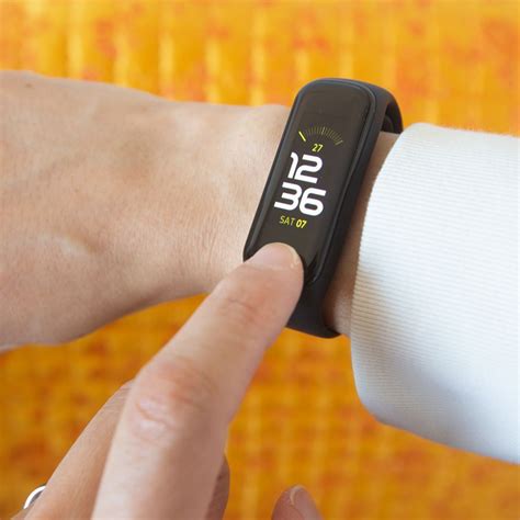 Samsung Galaxy Fit2: A Compact and Convenient Fitness Tracker