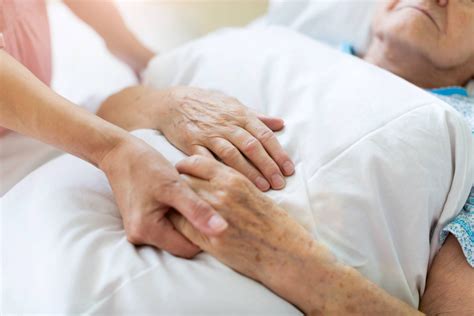 Медсёстры поделились, какие самые жуткие вещи им рассказывали пациенты ...