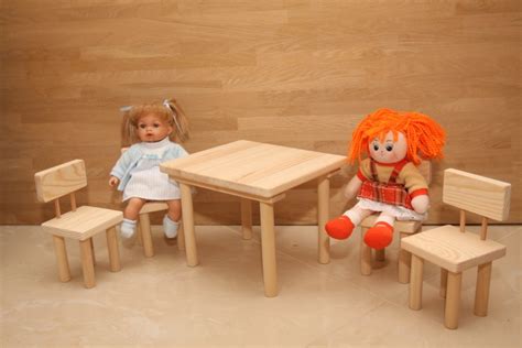 WoodFun Набор кукольной мебели для больших кукол: стол и 4 стула ...