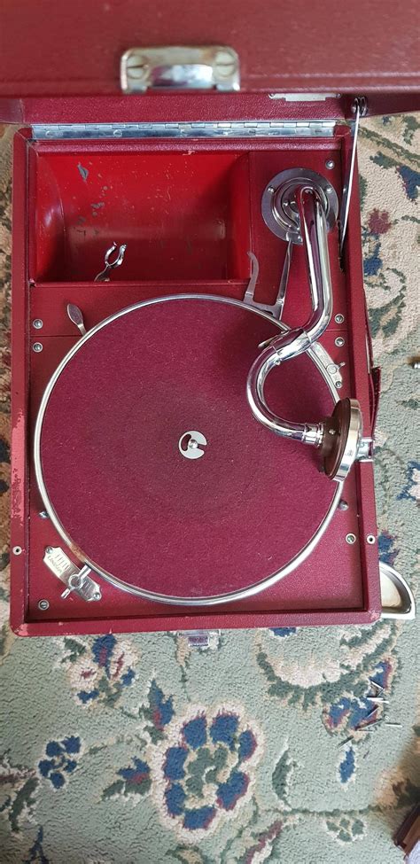 Any info on Electrola portable model? : Phonographs