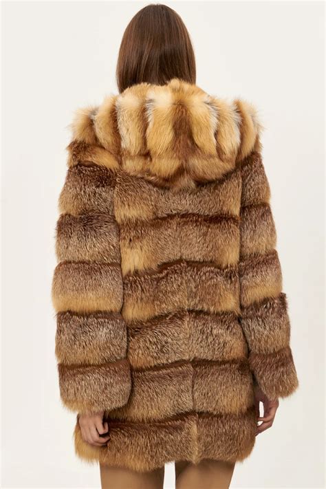 Шуба из меха лисы Fur_avenue 598176003 цены в Москве, купить одежду ...