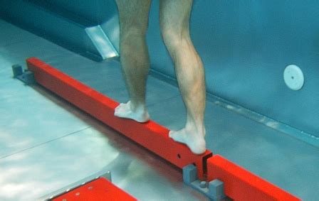 Подводные тренажеры для занятий ЛФК в бассейне