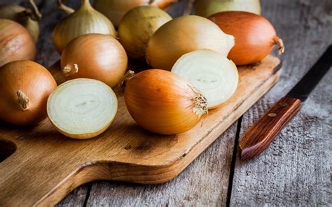Как выбрать репчатый, белый и красный лук?