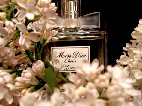 Miss Dior Cherie L'Eau Christian Dior perfume - a fragrância Feminino 2009