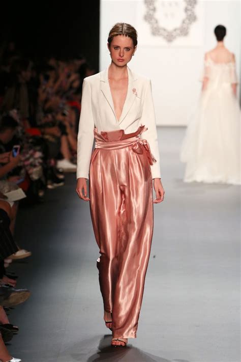 Lanyu RTW Spring 2017 | Silk outfits, Spring 2017, Fashion