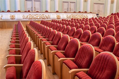 Кресло для концертного зала - 81 фото