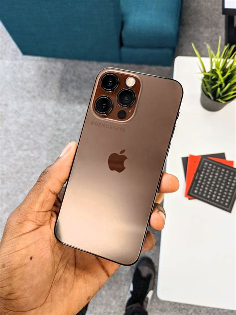 iPhone 13 Pro в бронзовом и матовом чёрном цвете показали на новых ...
