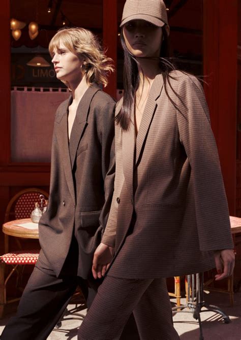 H&M Brasserie Hennes Fall 2022 Campaign Naomi Campbell