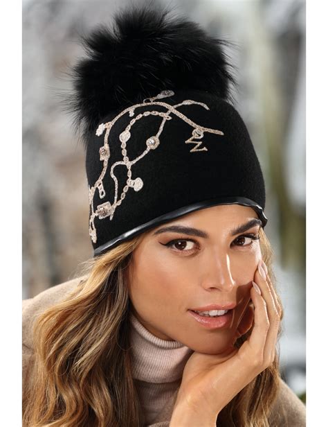 RUNIS-018 | Willi Hats Heaven - Ekskluzywne nakrycia głowy