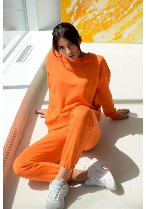 Женский спортивный костюм ONIOS Loungewear Tracksuit без капюшона Оранжевый