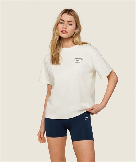 Damen Sport Bekleidung & Workout Accessoires | Gymshark