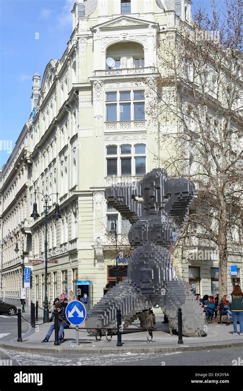 Sculpture pregnant woman hi-res stock photography and images - Alamy