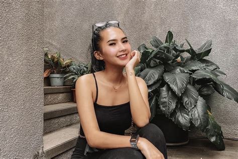 Cosplay Polisi Seksi, Soraya Rasyid Bikin Netizen Ramai Ingin Ditangkap - Berita Seputar ...
