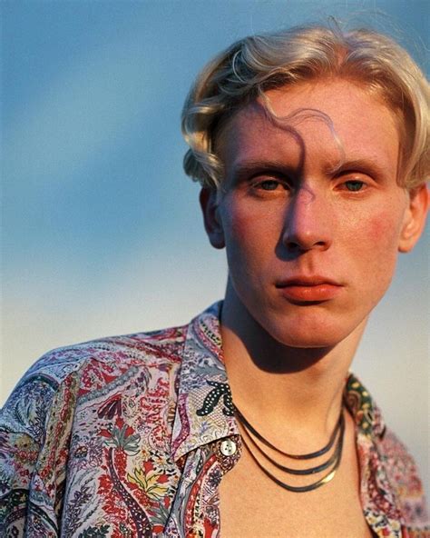 Pin by Lacoto on Fashion | Pretty people, Human, Fashion