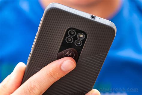 Motorola Defy (2021) review: Design, controls