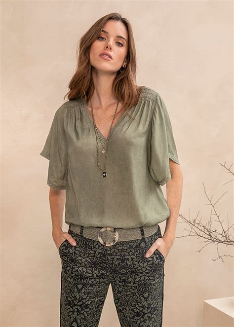 Fashion and ready-to-wear designed by Elora