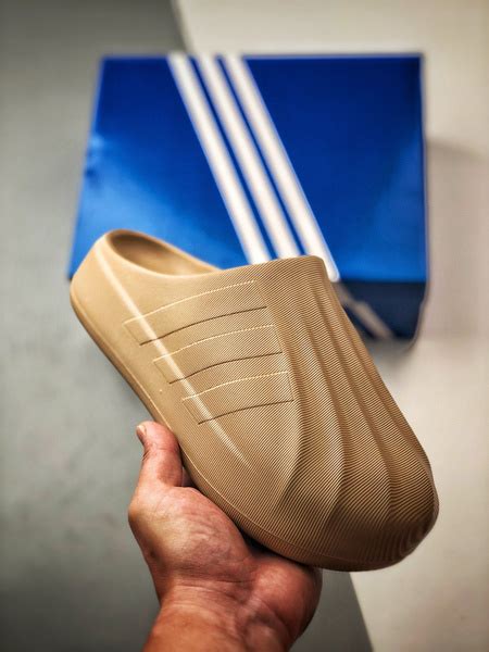 Тапочки adidas Originals - купить с доставкой по выгодным ценам в ...