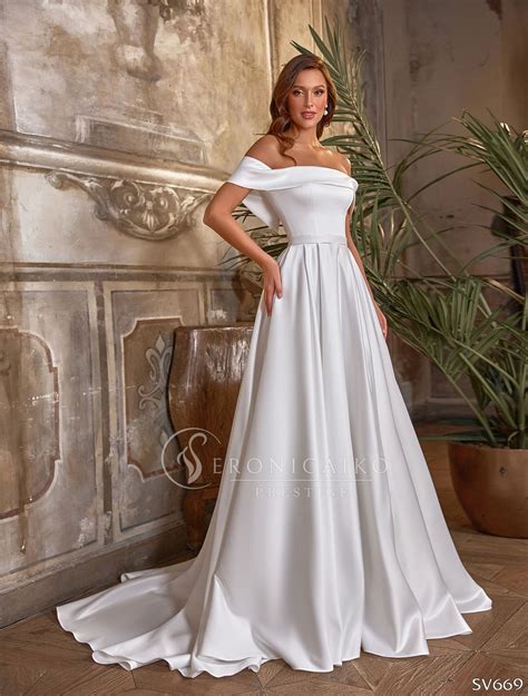 Купить свадебное платье в СПб недорого - салон Robe Blanche