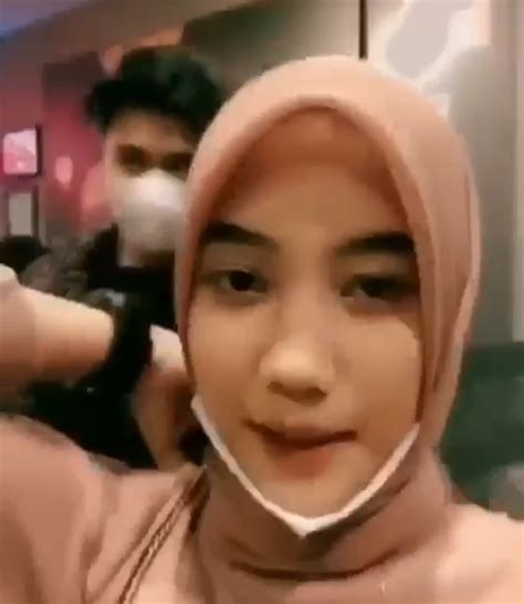 Bokep Indo Cewek Jilbab Checkin Di Hotel Sama Ayangnya - Bokep Bali