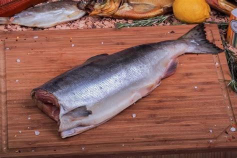 Горбуша цена за 1 кг: свежемороженой, копченой, соленой, икры
