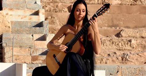 Đàn Guitar Martinez Classic có tốt không?