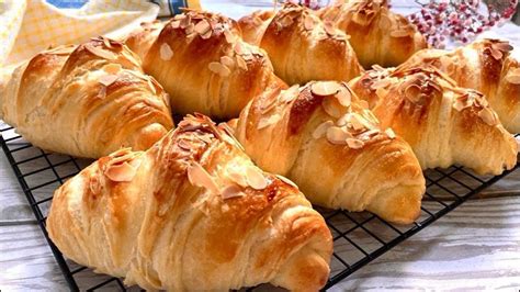 Круассаны, как из Франции! Они обалденно ВКУСНЫЕ - слоённые и хрустящие ...