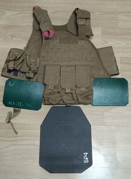 Плитник, грудь/спина-БР4, бока-БР2, +три кармана для магазина АК,+2 ...