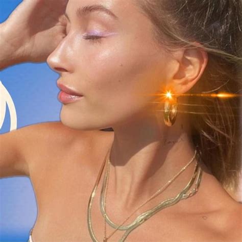 Модная бижутерия 2023: стильные и красивые серьги на каждый день | theGirl