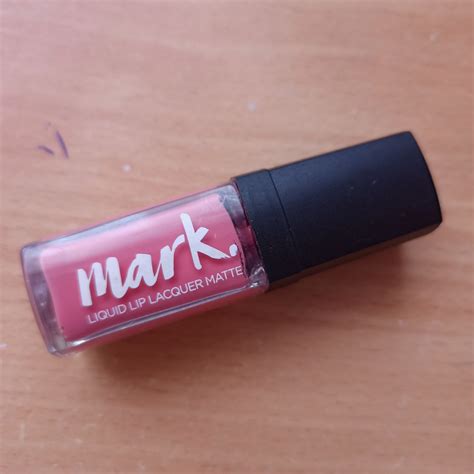 Губная помада Avon Mark - «Плюсы и минусы губной помады avon mark» | отзывы