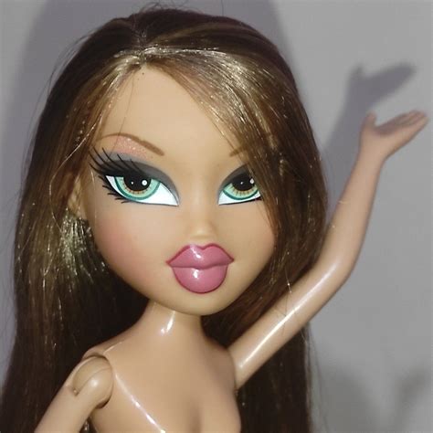 Bratz Rock Angelz 2005 Yasmin, Hobbies & Toys, Toys & Games on Carousell