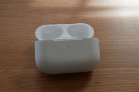 Apple AirPods Pro Wireless Headphones with Charging Case a2190 emc 3326 ...