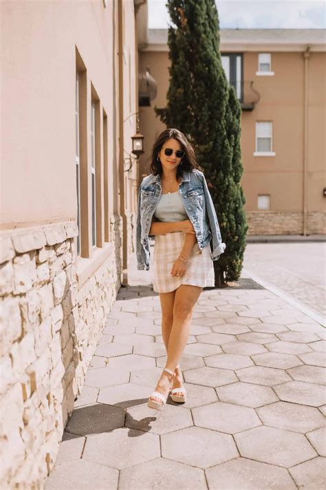 How To Style Mini Skirts For Summer - an indigo day