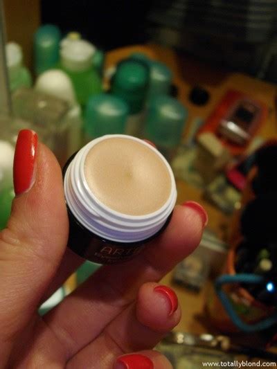 База под тени Eyeshadow Base от ArtDeco | на TotallyBlond.com