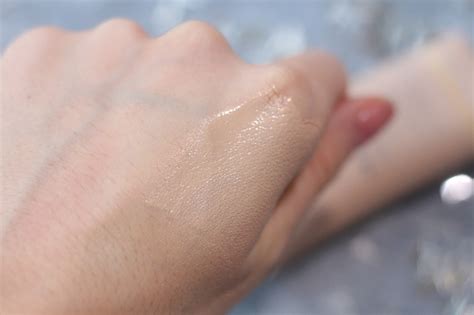 LUMENE Матирующий тональный крем Matte Foundation | A L I N D I A R Y
