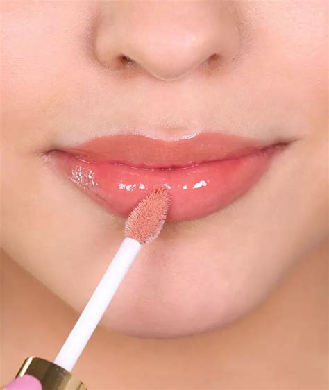 22 Best Lip Oils 2021 - Nourishing Lip Oils for Soft, Plump Lips