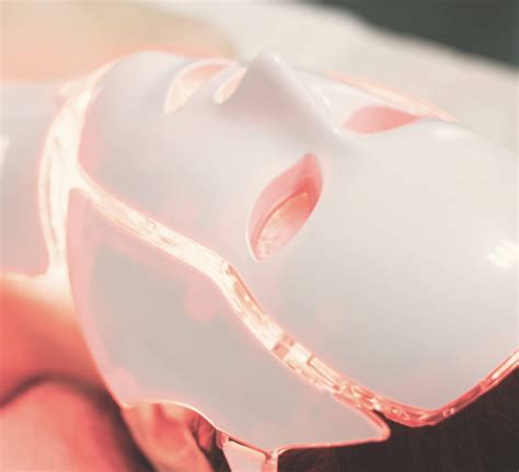 Terapia fotodinámica masculina con lámpara Spectrum Mask | Jordán Barres