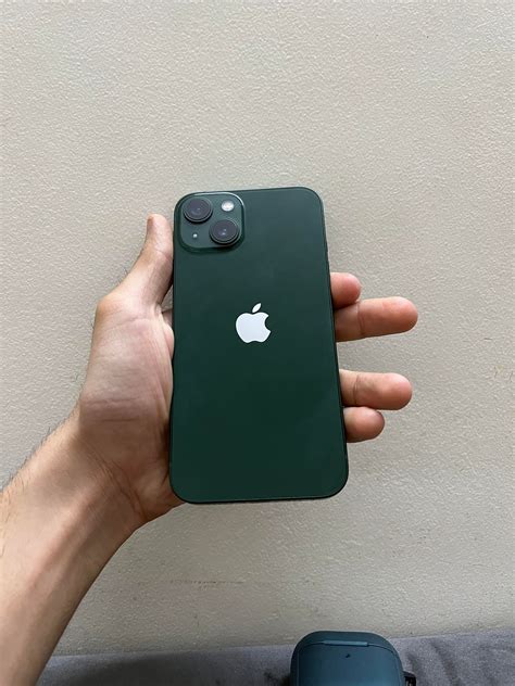 I actually like the new green color : iphone