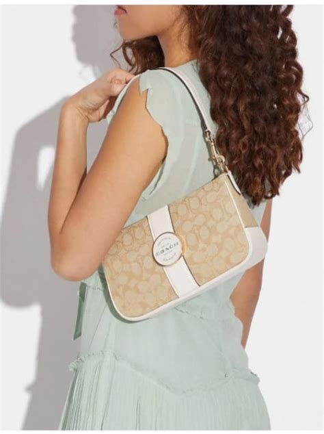 Оригинальные сумки бренда Coach в Москве