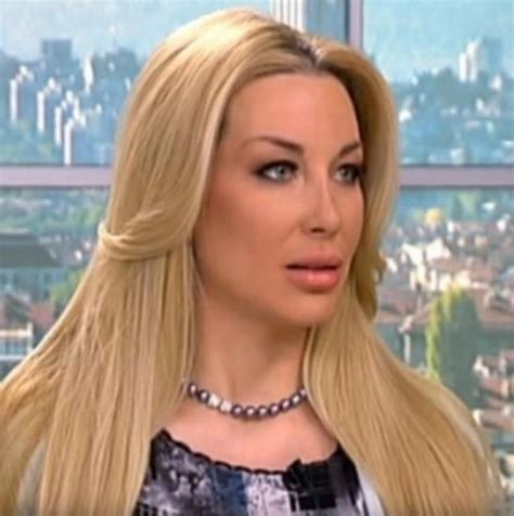 Антония Петрова публикува снимка от погачата на бебето си-Снимка - За ...