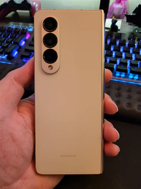 I wasn't going to upgrade to the Fold4 but I managed to snag this one ...