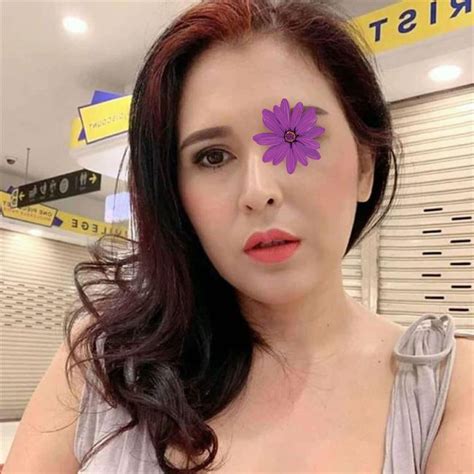 Hoàng Thùy – Tìm ng??i yêu nh? tu?i có nhi?u kinh nghi?m – Máy Bay Bà Già AZ