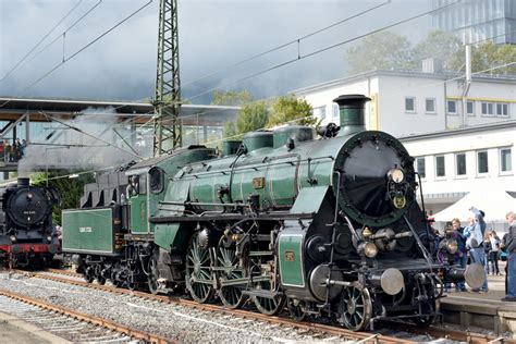 18 478