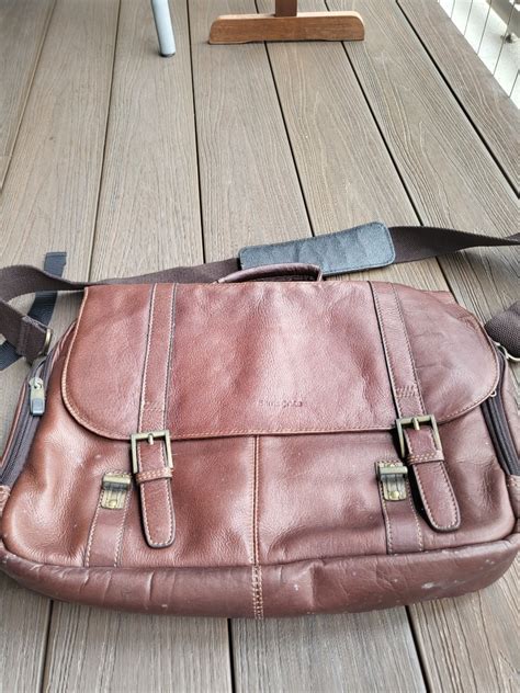 Samsonite leather bag, Men's Fashion, Bags, Briefcases on Carousell