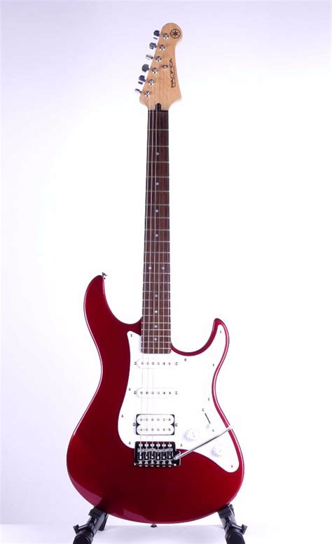 Yamaha Pacifica 012 Red Metallic | Live Louder