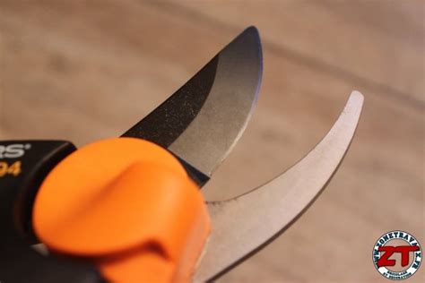 Test FISKARS : Sécateur Powergear à crémaillère P94 | ZoneTravaux