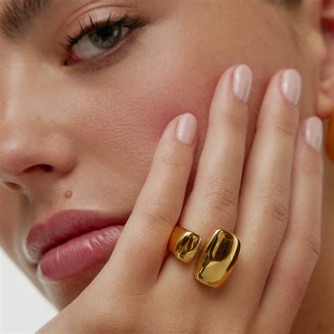 LILA GOLD